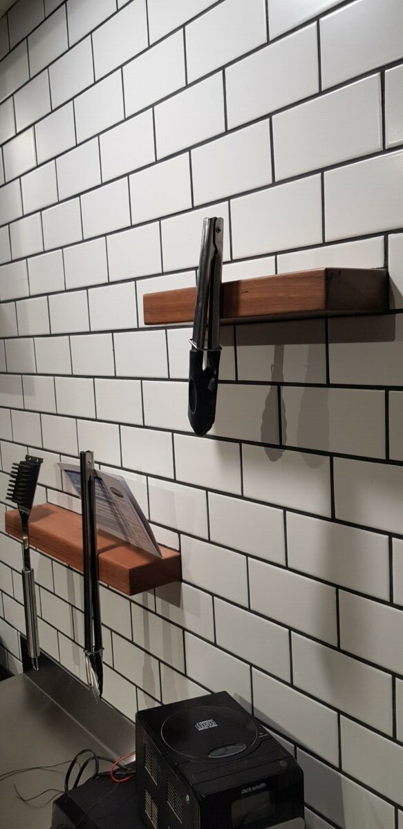» magnetic-floating-timber-shelves